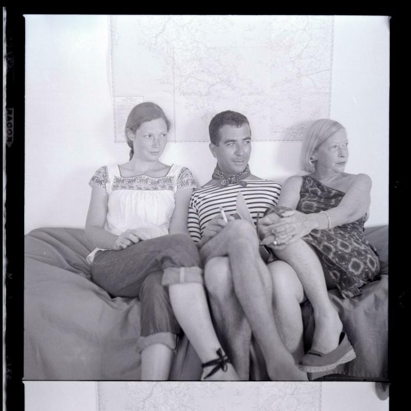 Jackie Monnier-Matisse, une personne non identifiée et Alexina Duchamp ...