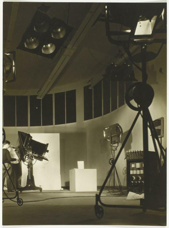 Roger Parry au studio Deberny-Peignot - Centre Pompidou