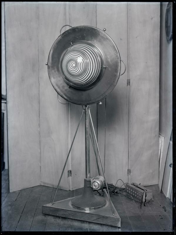 Rotative demi-sphère de Marcel Duchamp - Centre Pompidou