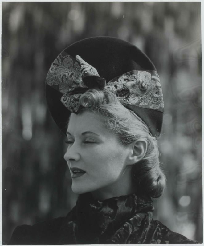 Modèle de chapeau de Paul Reboux, cf, "The new Reboux hats", Harper's ...