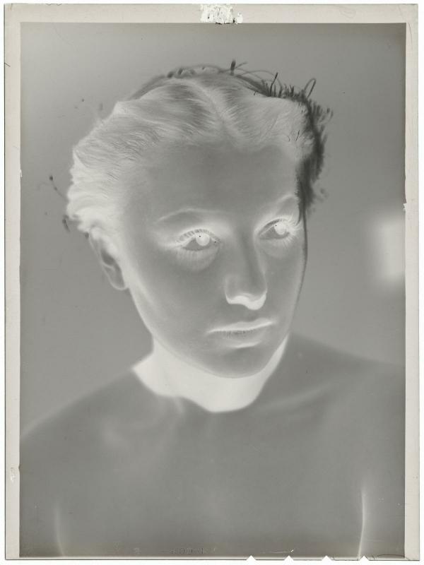 Modèle féminin non identifié (Sonia Mossé ?) - Centre Pompidou