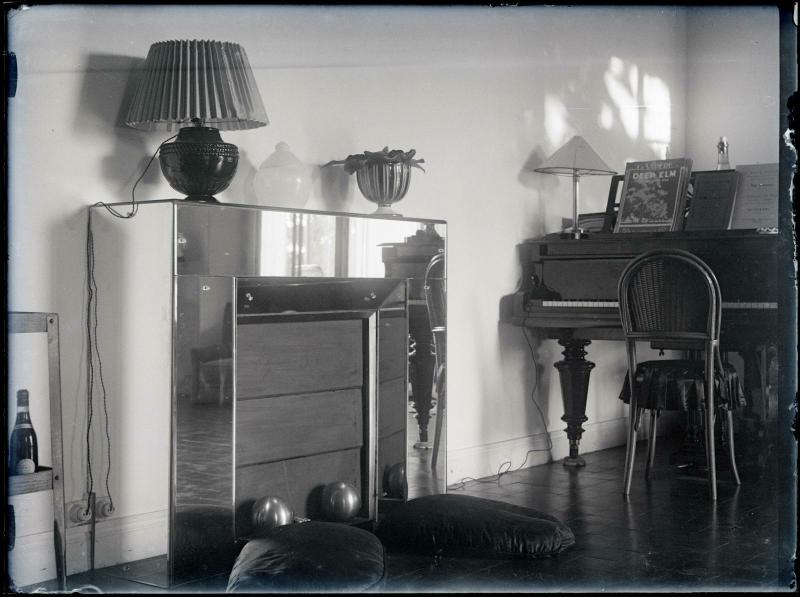 Intérieur avec cheminée et piano - Centre Pompidou