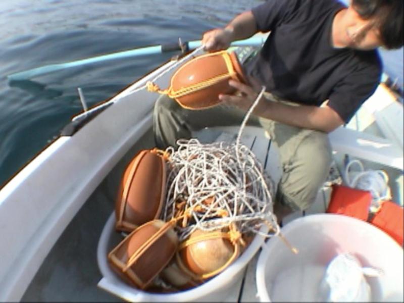 Catching Octopus with self-made ceramic pots - Centre Pompidou
