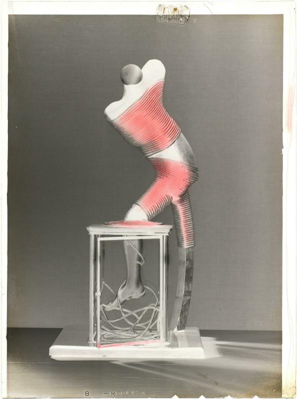 Objet surréaliste exposé à la Galerie Charles Ratton (Auteur à ...