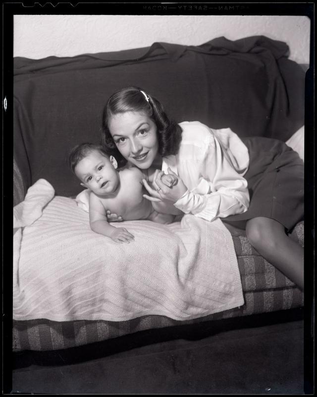 Ruth Ford et un enfant - Centre Pompidou