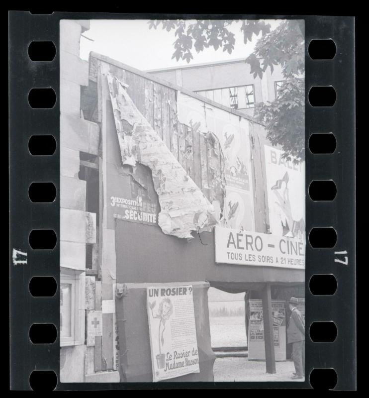 Devanture d'un cinéma, Paris - Centre Pompidou