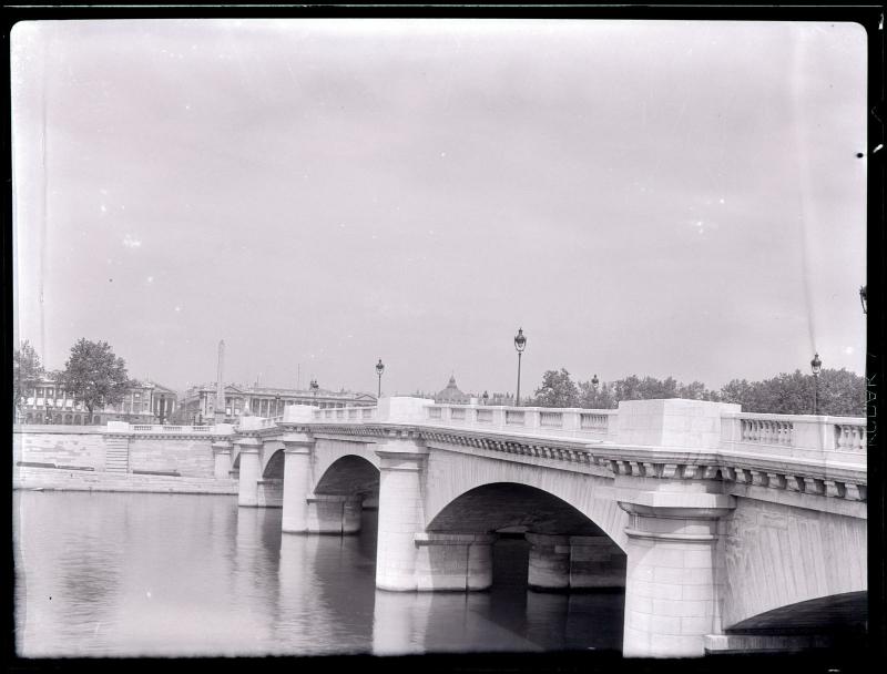 Pont de la Concorde à Paris - Centre Pompidou