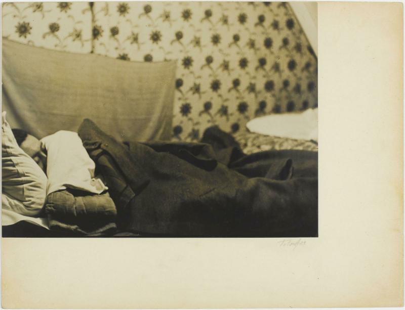 Roger Parry dans son lit - Centre Pompidou