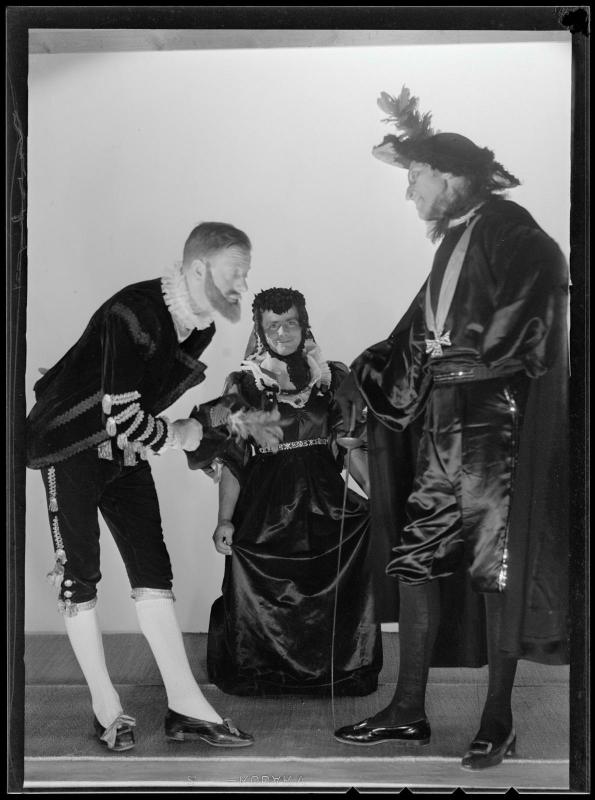 Le Groupe Octobre dans le "Tableau des Merveilles". Marcel Duhamel, Max ...
