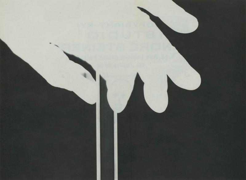 Photogramme de main - Centre Pompidou